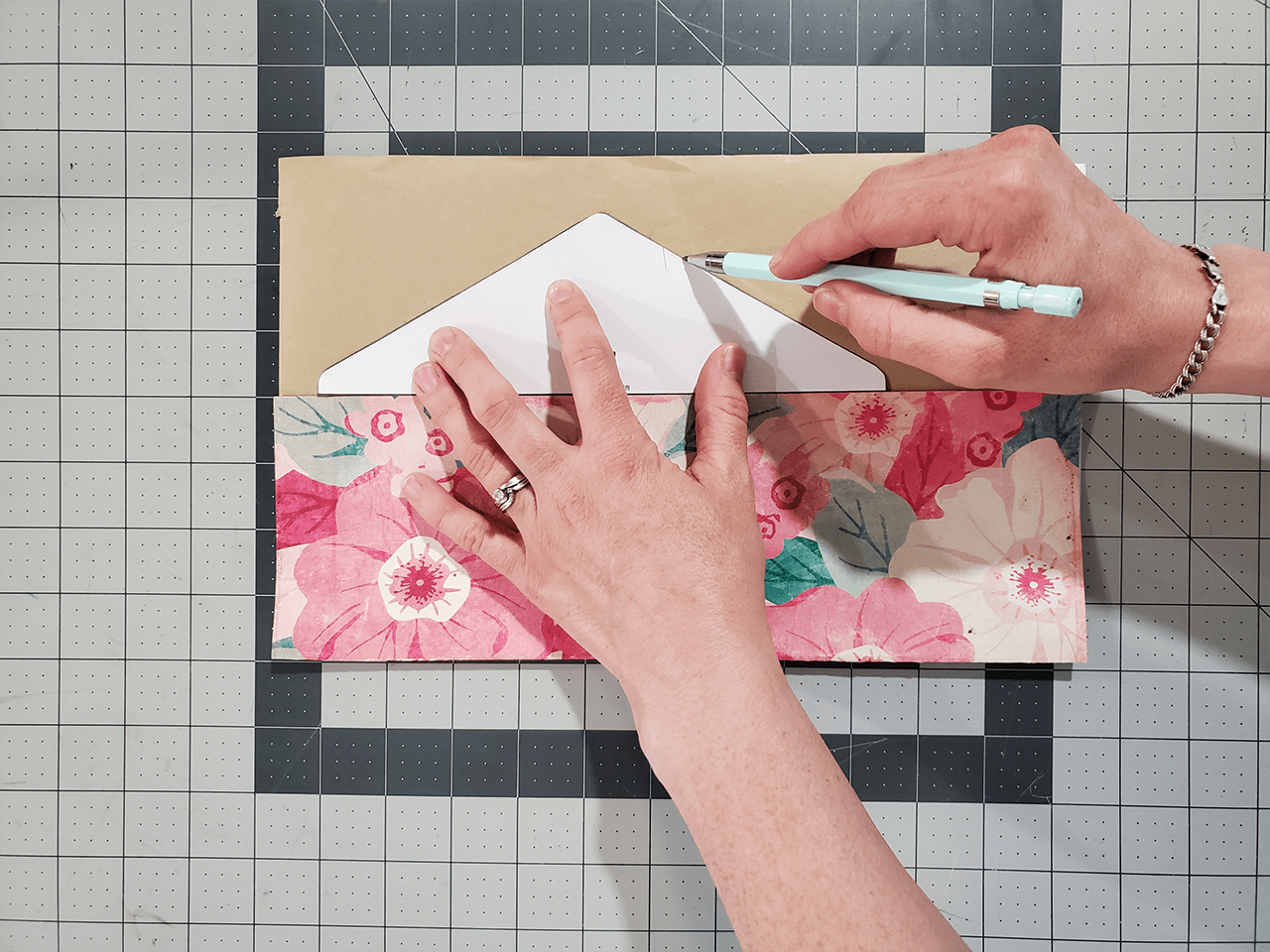 How to Sew a Paper Envelope